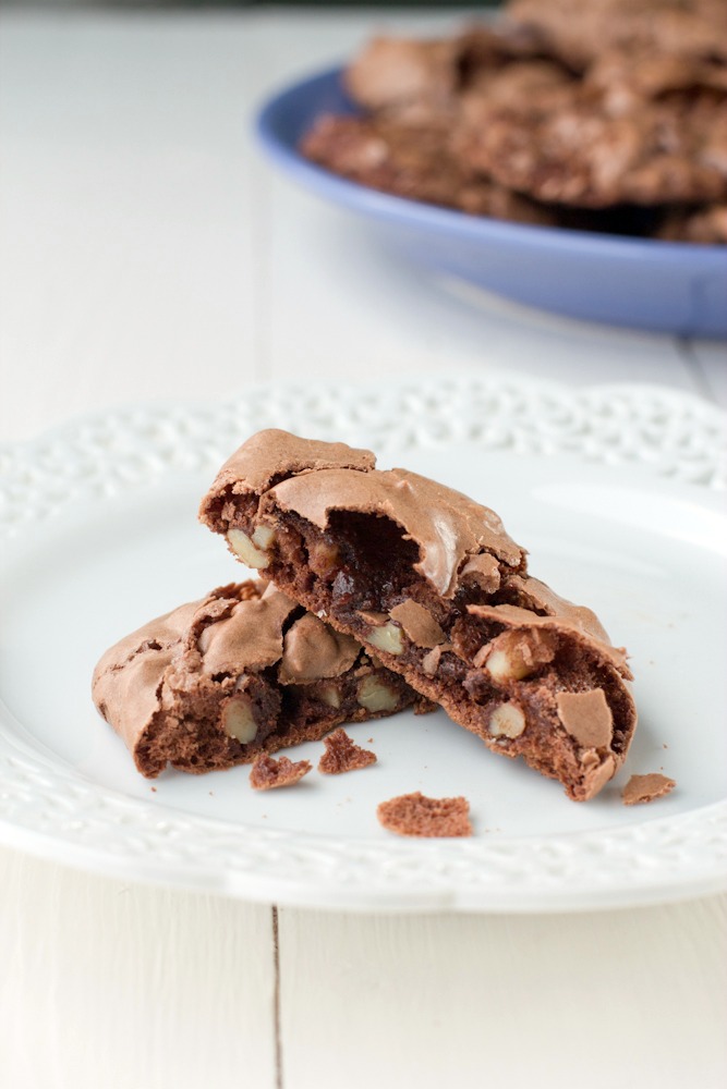 Chocolate Meringue Cookies | dramatic pancake